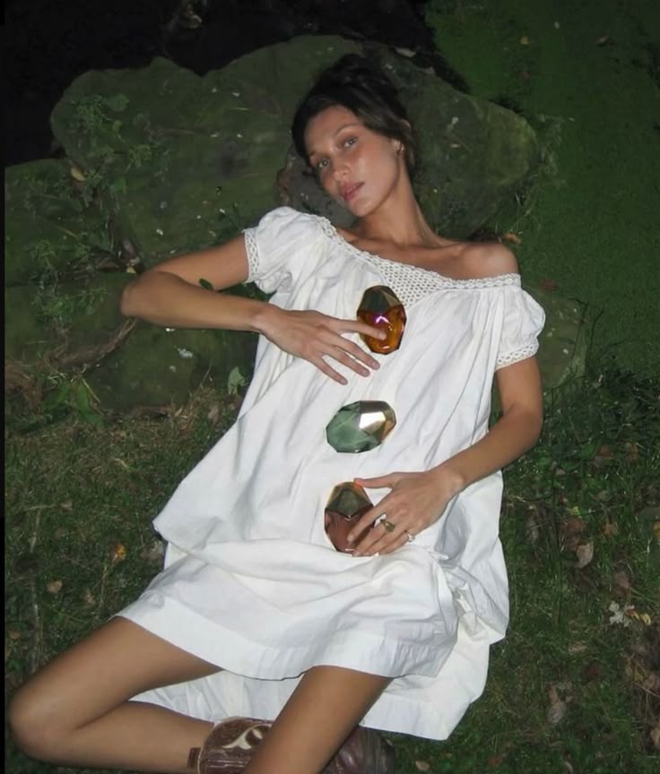 Was Bella Hadid’s Perfume Launch a Stroke of Marketing Genius or a PR ...